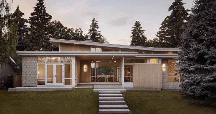 A New Home Inspired By The Long, Horizontal Lines Of The Classic ...